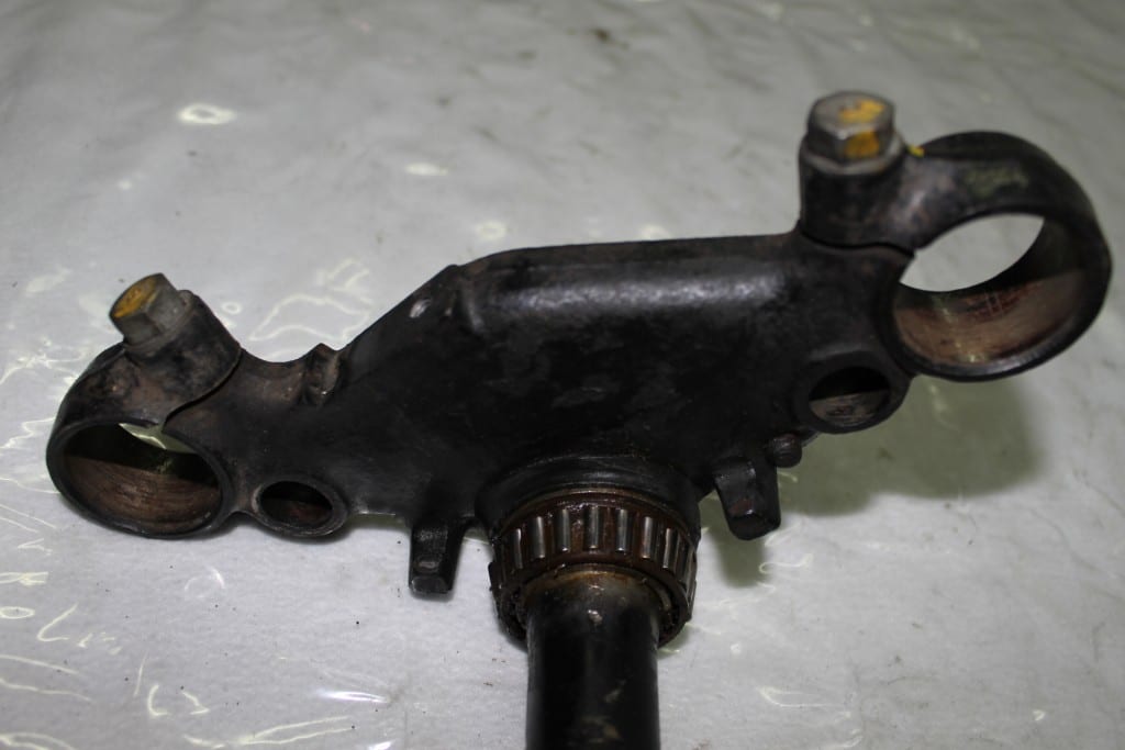 Honda CB750F Baujahr 1976 Gabelbrücke unten Stem Steering | Motorstop ...